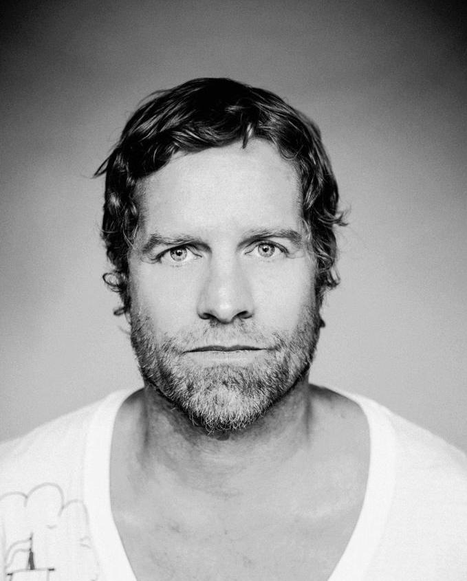 CONTACT US – Arno Carstens